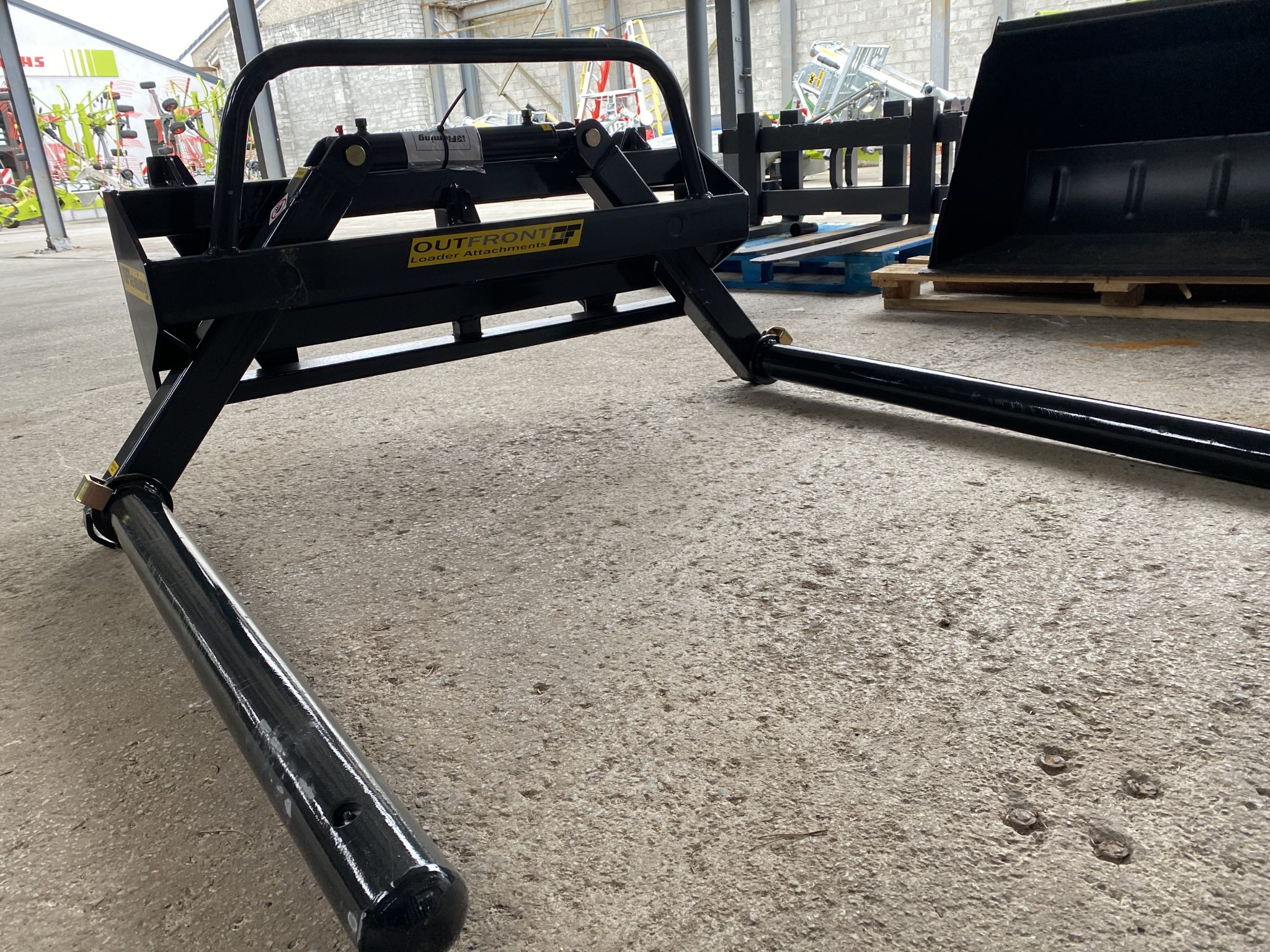 Fleming Front Hydraulic Bale Handler – Nolan's Garage Ltd